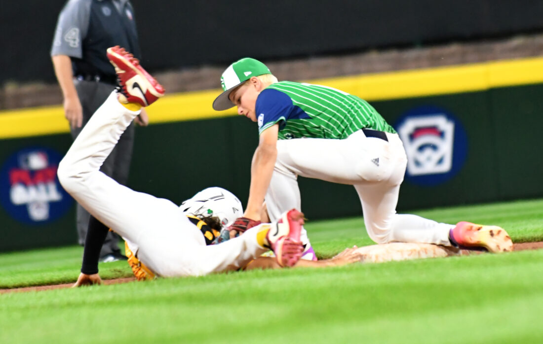 Florida defeats Washington at Lamade Stadium 6-1 on Friday night | News ...